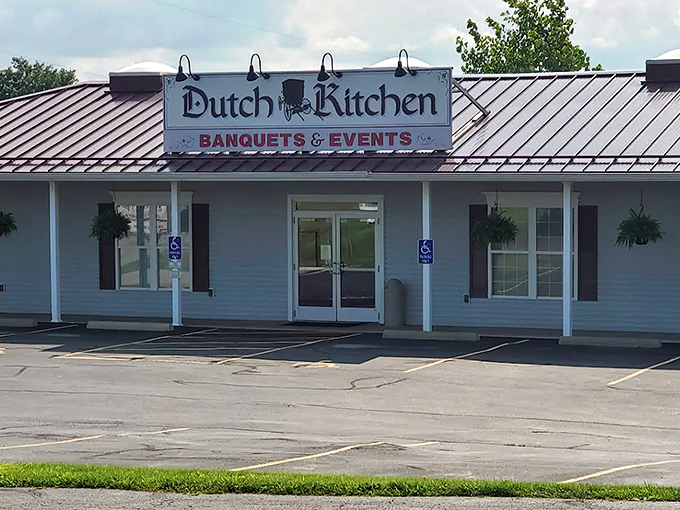 The unassuming exterior of Dutch Kitchen in Dalton hides culinary treasures within, like finding a diamond in Ohio's pastoral quilt.