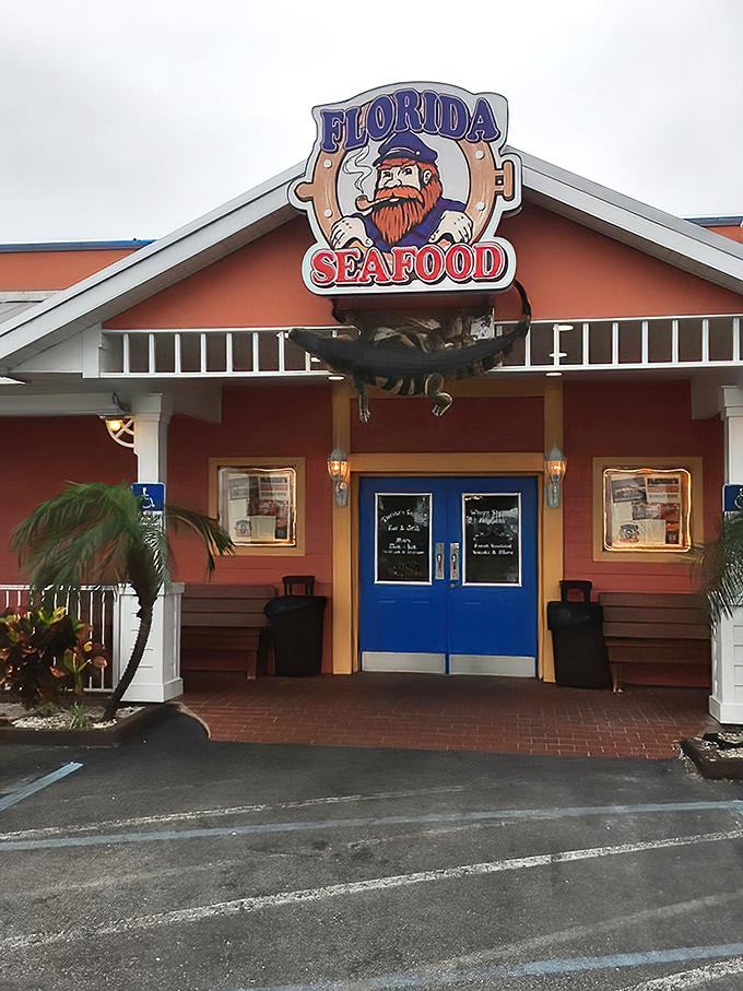 The bearded fisherman on the sign seems to say, "Trust me, I know where the good stuff is." Florida's Seafood's coral exterior promises coastal delights inside.