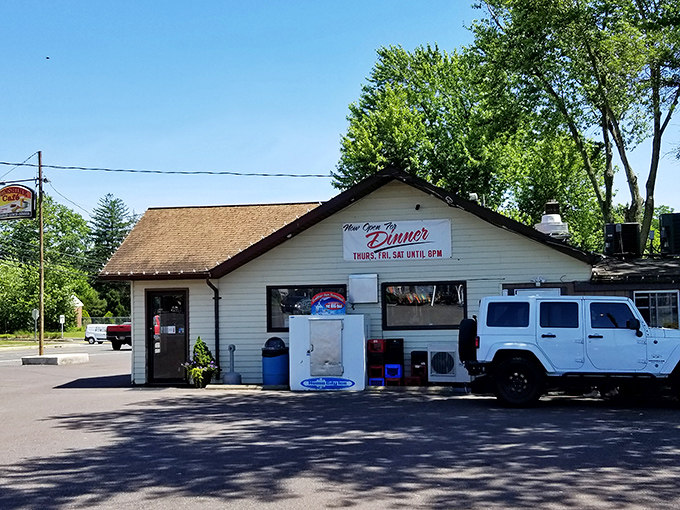This modest roadside building houses breakfast dreams that would make even the most jaded morning person set their alarm willingly.