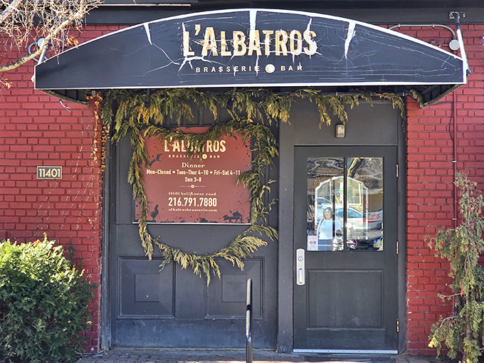 The unassuming brick fa&ccedil;ade of L'Albatros hides culinary treasures within, like finding a Renoir in your grandma's attic.