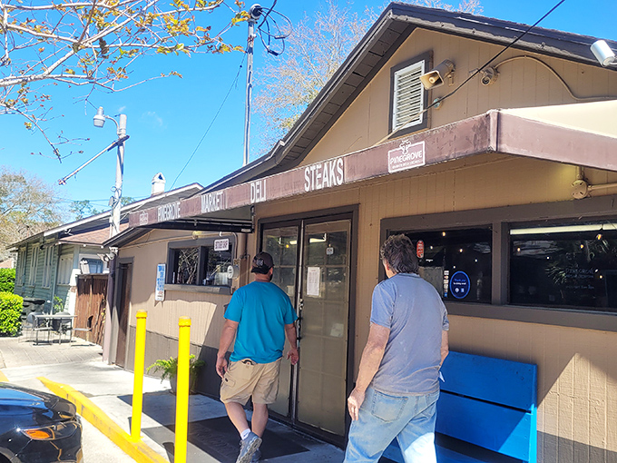 Don't let the humble exterior fool you&mdash;this unassuming building houses sandwich artistry that would make Michelangelo put down his paintbrush and pick up a fork.