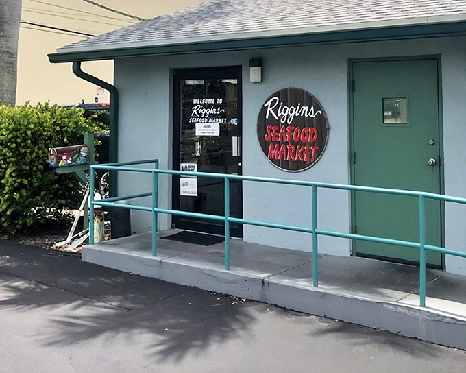 That green awning isn't just shade&mdash;it's a beacon calling seafood lovers to their happy place.
