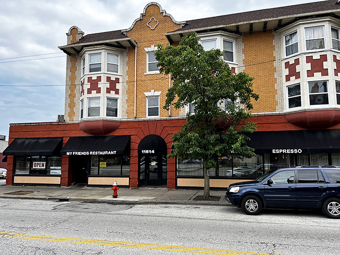 The unassuming brick exterior of My Friends Restaurant in Cleveland proves once again that culinary treasures often hide behind modest facades.