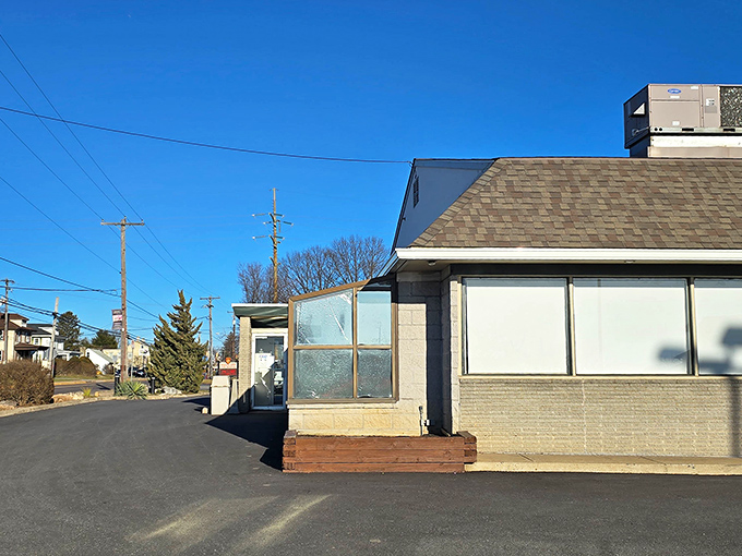 The unassuming exterior of New Holland Family Restaurant proves once again that culinary treasures often hide in plain sight. Pennsylvania's best-kept secret awaits! 