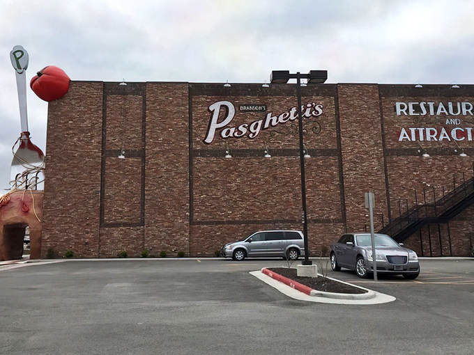 The architectural equivalent of "go big or go home"&mdash;Pasghetti's exterior features what might be the Midwest's most ambitious meatball and fork sculpture. Italian grandmothers everywhere are nodding in approval.