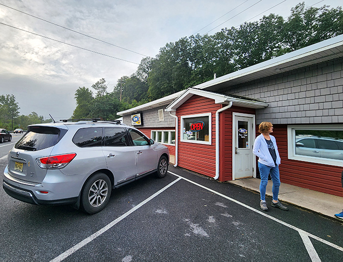 The unassuming red exterior of Diner 22 might fool you, but Pennsylvania breakfast enthusiasts know better &ndash; culinary treasures await behind that humble fa&ccedil;ade.