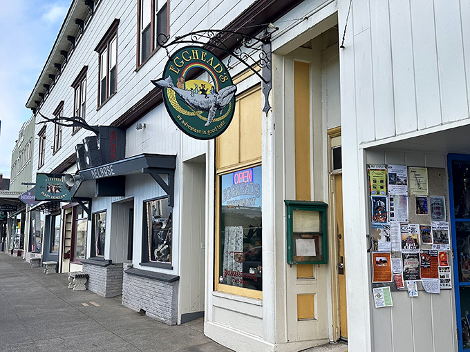 The unassuming exterior of Egghead's belies the culinary magic happening inside. Like finding Narnia in a wardrobe, but with better breakfast options.