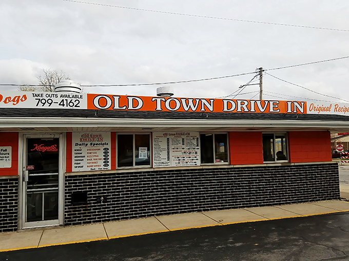 That orange and white exterior isn't just signage&mdash;it's a beacon calling all root beer pilgrims home.