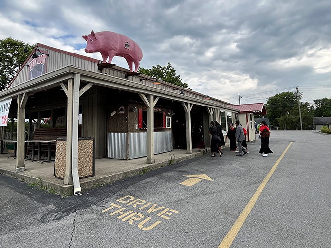 That pink pig on the roof isn't just decoration—it's a beacon of barbecue bliss calling hungry travelers to Lebanon's hidden gem.