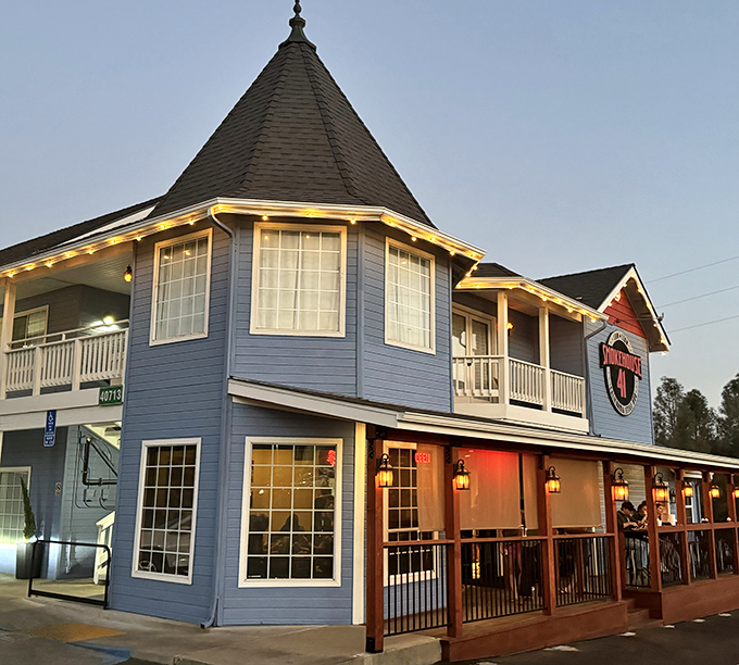 The bright blue Victorian-style building of Smokehouse 41 stands out like a barbecue beacon against the Sierra Nevada foothills.