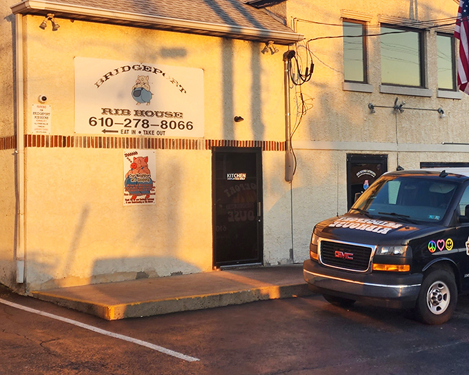 Another humble exterior that whispers "come inside" while the aroma practically grabs you by the collar.