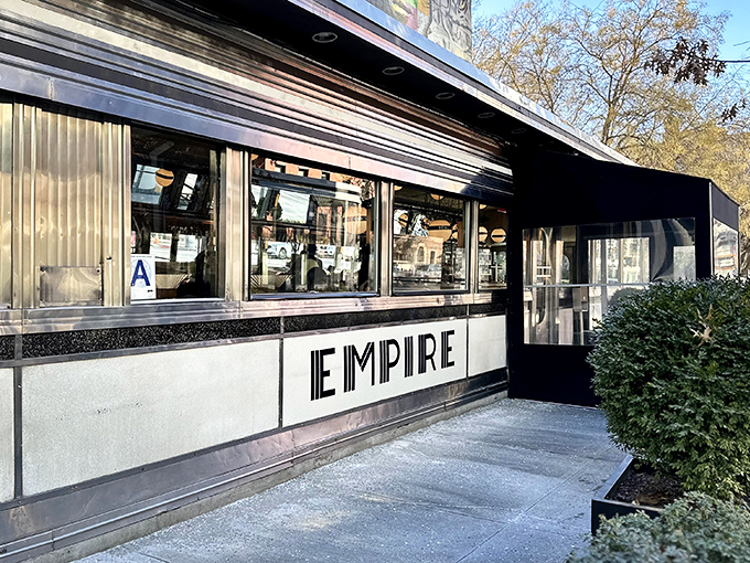 Art Deco meets modern Chelsea at this iconic storefront. The EMPIRE lettering promises a dining experience worthy of its bold name.