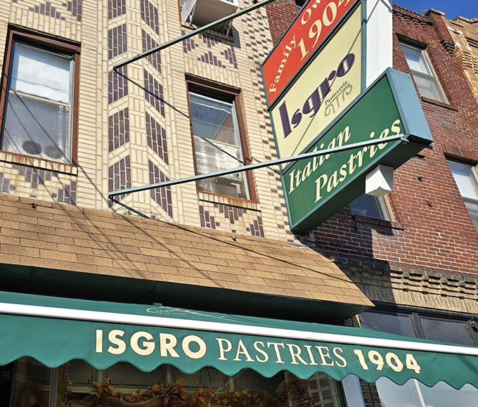 That classic green awning has been the North Star for dessert enthusiasts since 1904, guiding generations to cannoli nirvana.