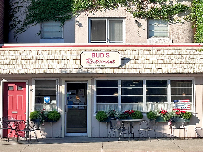The classic American diner dream, complete with shingle exterior and that iconic red door. Bud's has been welcoming hungry Ohioans since before color TV was a thing.