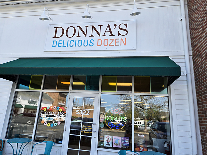 The turquoise chairs outside Donna's Delicious Dozens aren't just seating&mdash;they're your front-row tickets to Ohio's tastiest show.