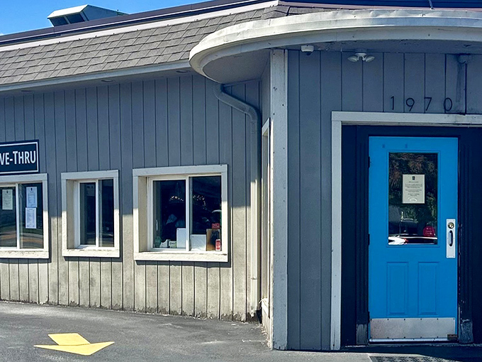 That bright turquoise door at 1970 in Cuyahoga Falls isn&rsquo;t just an entryway&mdash;it&rsquo;s an invitation to step into comfort food bliss.