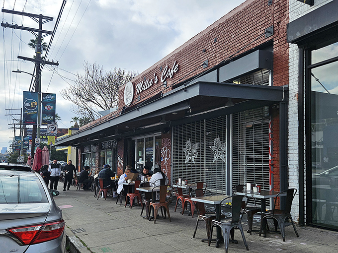 Those red umbrellas aren't just for show&mdash;they're sheltering hungry patrons who know that good things come to those who wait.