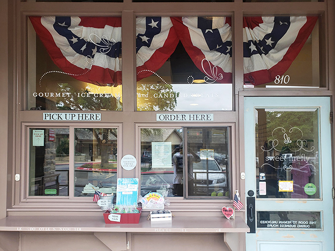 Sweet Firefly's storefront beckons like an oasis in the Richardson strip mall landscape. That red, white, and blue bunting? Pure Americana with a cherry on top.