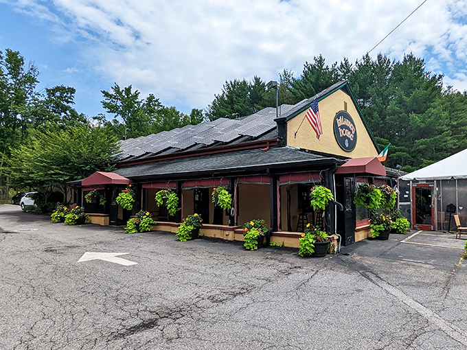 Another angle reveals the restaurant's welcoming fa&ccedil;ade, where American and Irish flags flutter side by side like old friends catching up.