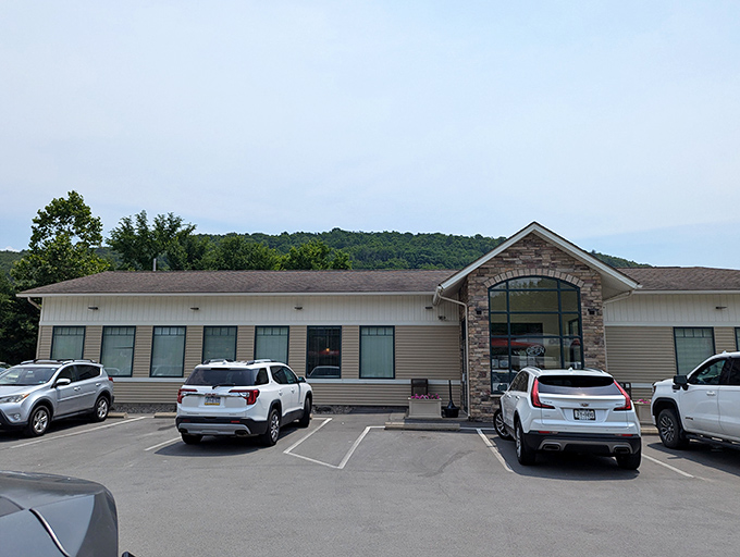 The stone-accented entrance promises good things ahead &ndash; and boy, does Bingham's deliver on that architectural promise.