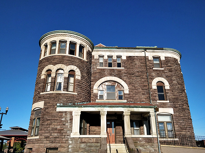 Gothic grandeur meets criminal containment! The Licking County Historic Jail's imposing sandstone exterior makes modern prison architecture look like it's not even trying.
