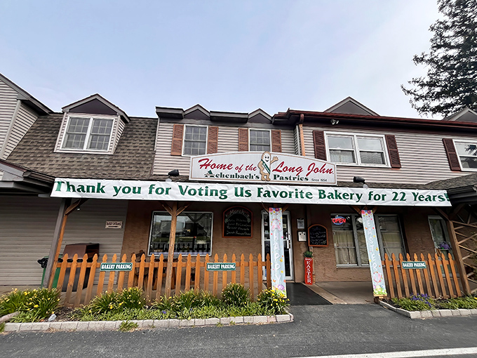 The unassuming exterior of Achenbach's proudly announces its status as "Home of the Long John" &ndash; a title earned through decades of pastry perfection.