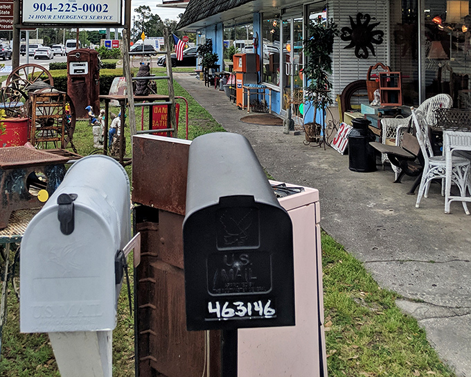 The entrance to this time-traveling treasure trove sets the tone immediately &ndash; vintage mailboxes and weathered garden ornaments beckon you into a world of nostalgia.
