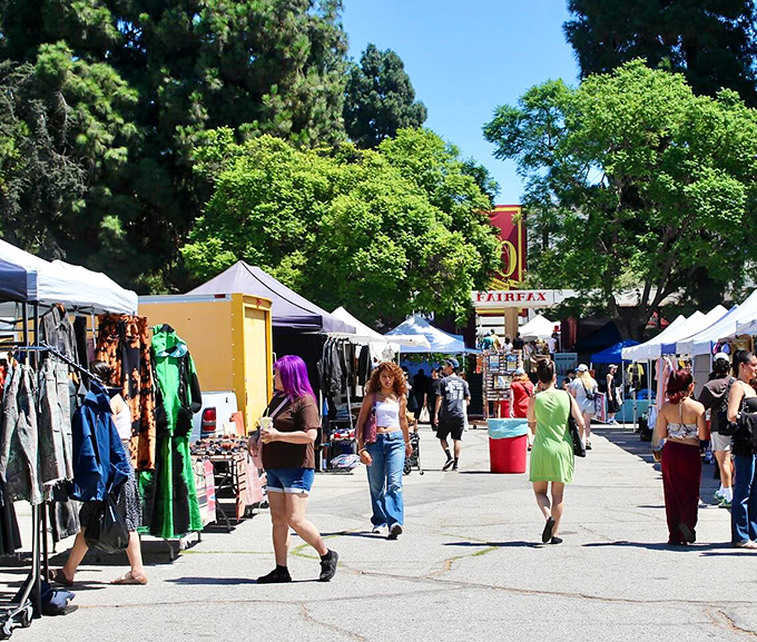 Treasure seekers wander the maze of vendor stalls, turning castoffs into prized finds. The ultimate Sunday hunt starts here.