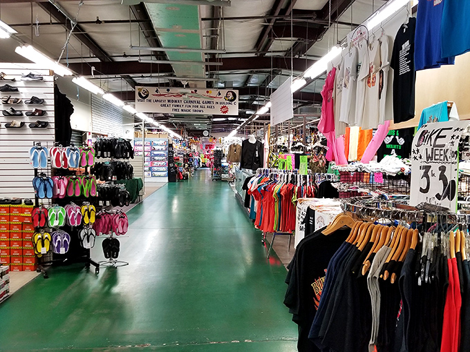 The iconic entrance sign promises not just shopping but an adventure. "Food Trucks Heaven" isn't just marketing—it's a delicious bonus to your treasure hunt.