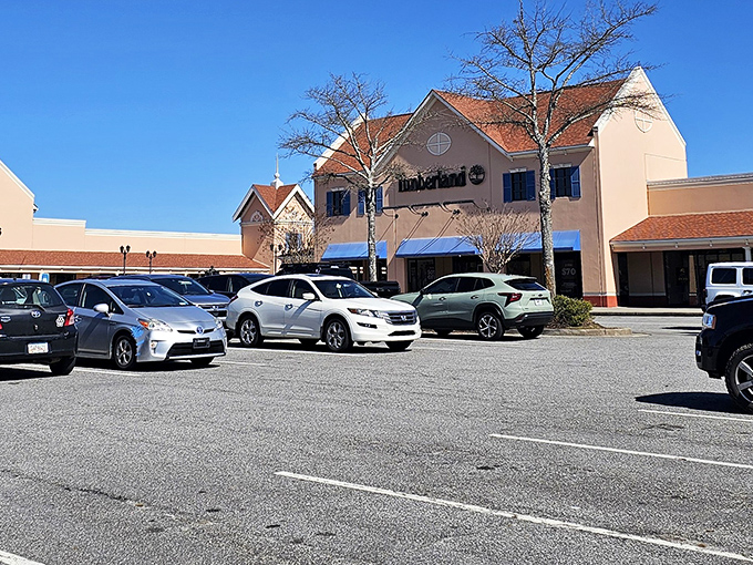 The colonial-style architecture makes you feel like you're shopping in a quaint New England village, not hunting bargains in Georgia.