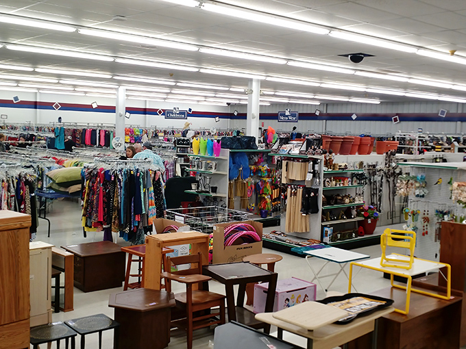 The iconic blue and pink "g" welcomes treasure hunters to this Eau Claire wonderland. Bargain paradise awaits behind those sliding doors!