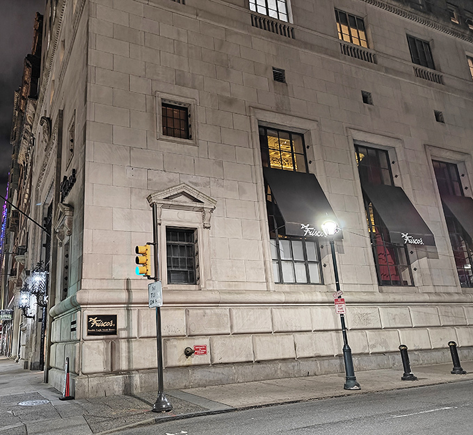 The historic Packard Building stands regally on Chestnut Street, its limestone façade and black awnings promising culinary adventures within. Banking on your appetite since day one.