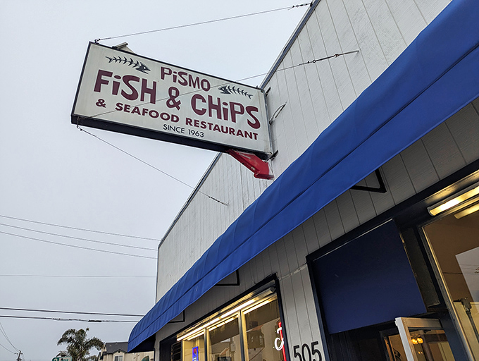 That blue awning might not win design awards, but it's sheltering some seriously spectacular seafood inside.