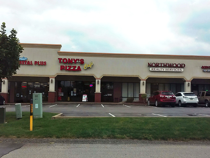 Tucked into a modest strip mall, Tony's Pizza Cafe proves that extraordinary culinary treasures often hide in the most unassuming locations.