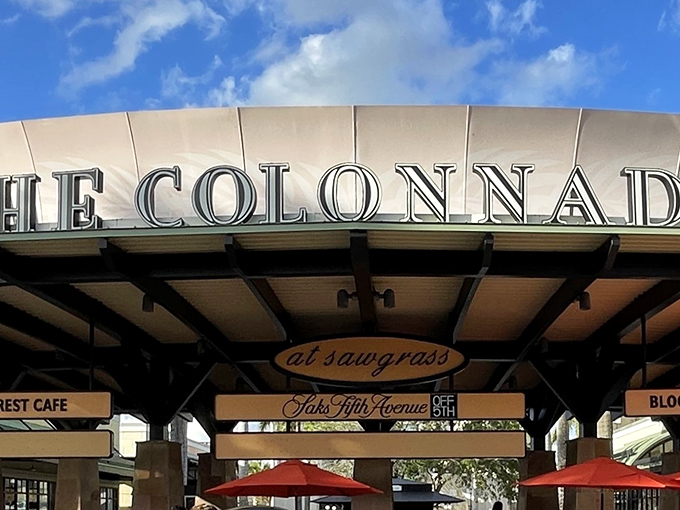 Those palm trees aren't just for show &ndash; they're providing shade for shoppers plotting their next bargain conquest.