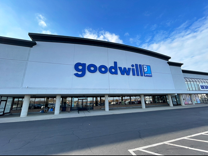 The curved fa&ccedil;ade of this Brice Road Goodwill isn't just architecturally pleasing&mdash;it's practically winking at you, saying "Come on in, your next conversation piece awaits."