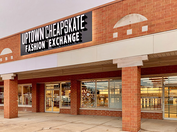 The storefront beckons like a siren song to bargain hunters. "Cheapskate" never looked so inviting or promised such fashionable rewards.