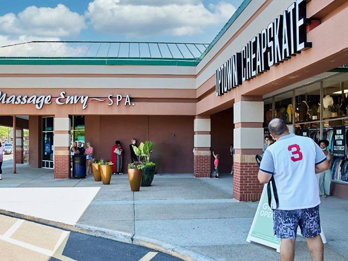 The storefront beckons like a siren song to bargain hunters. Uptown Cheapskate proves that "thrift" and "upscale" aren't mutually exclusive terms.