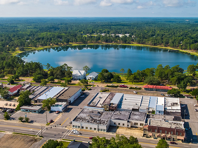 Mother Nature clearly had her drafting compass out when she created this perfectly round lake masterpiece.