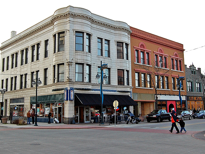Downtown Moline's historic architecture tells stories of bygone eras while housing modern businesses&mdash;a perfect blend of past and present along the Mississippi.