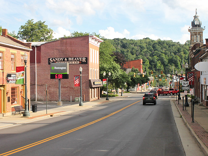 Main Street Lisbon whispers stories of yesteryear through its brick buildings and historic charm. The Sandy & Beaver Canal Museum stands as a proud sentinel to the town's rich past.