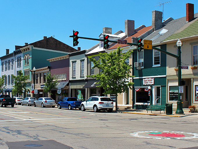 Troy's historic downtown looks like it was plucked straight from a Norman Rockwell painting, complete with charming storefronts and vintage lampposts.