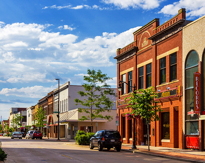 Downtown Eau Claire showcases that perfect Wisconsin blend&mdash;historic brick buildings standing shoulder-to-shoulder with modern apartments like old friends who've gotten very different haircuts.