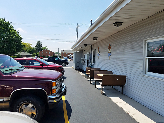 The unassuming exterior of Granny's Kitchen proves once again that culinary treasures often hide in plain sight, waiting for hungry travelers to discover.