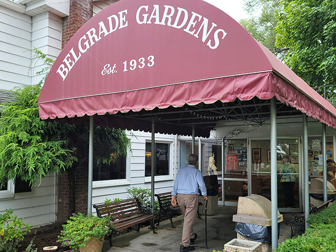 Like a crimson welcome mat, the entrance awning has ushered generations of hungry Ohioans into chicken paradise.