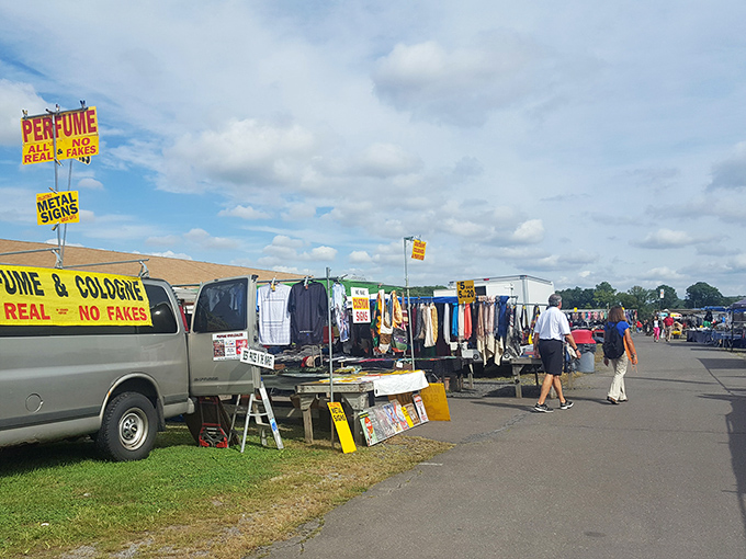 Treasure hunting begins here! Colorful vendor stalls stretch as far as the eye can see, with perfumes, clothing, and curiosities awaiting discovery.