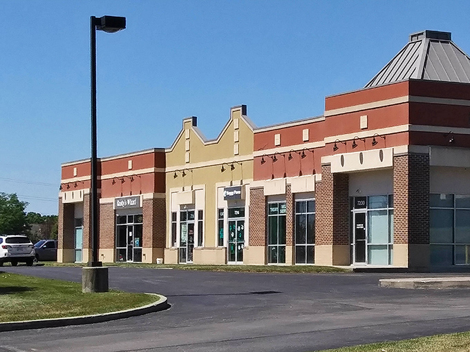 Rusty's Wharf's bright yellow interior promises warmth even on the chilliest Ohio morning.