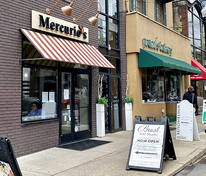 Nestled between neighborhood shops, Mercurio's modest exterior hides culinary treasures within. The best discoveries often come in unassuming packages.