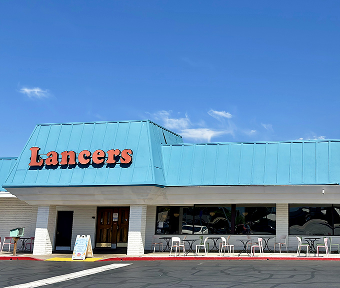 That iconic turquoise roof isn't just eye-catching&mdash;it's a beacon of comfort food promise against the Burbank mountains. Diner paradise awaits.