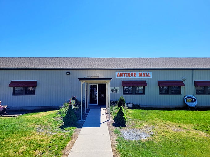 The unassuming exterior of Emmitsburg Antique Mall proves that judging a book by its cover is antiquing's cardinal sin. Treasure hunters, prepare to be delightfully deceived!